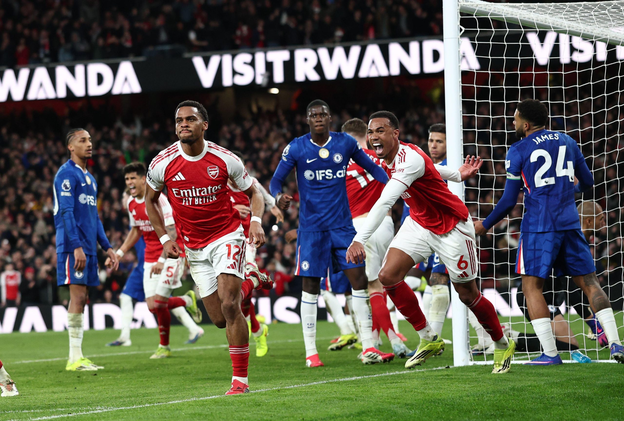 Arsenal vs Chelsea stats and analysis: Corner chaos fires Gunners ...